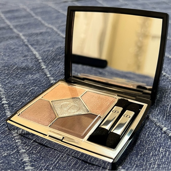 Dior | Makeup | Host Pick Dior Eye Shadow Palette | Poshmark